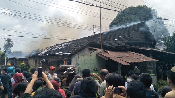 Pemukiman Asrama TNI di Medan Kebakaran